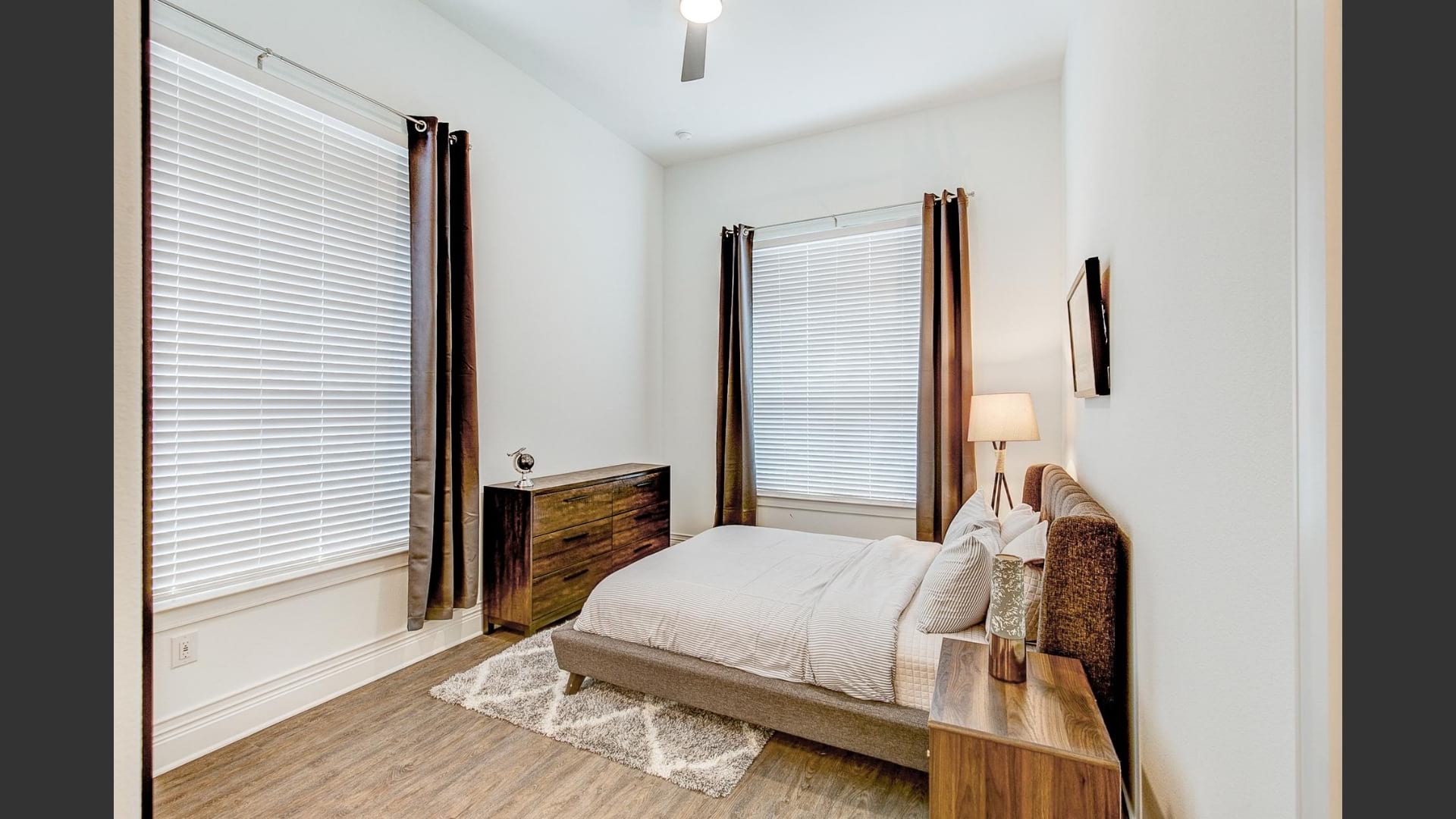 Preston Hollow Townhomes and Homes | Gallery | Elan Inwood